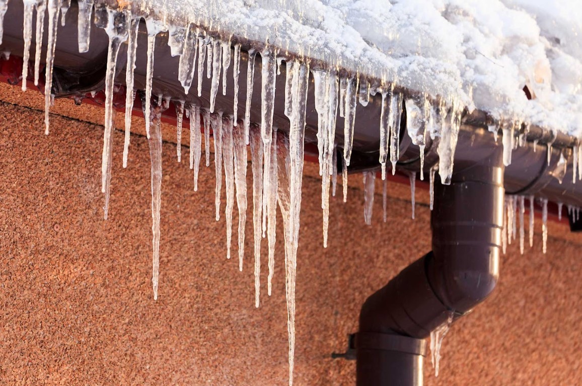 Gutter Ice Dams vs. Roof Ice Dams in Virginia